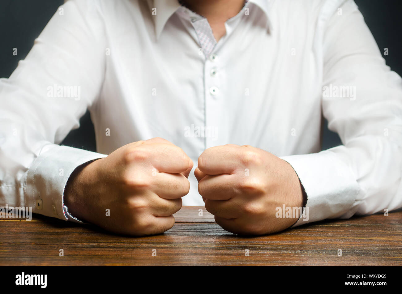 Table tension hi-res stock photography and images - Alamy