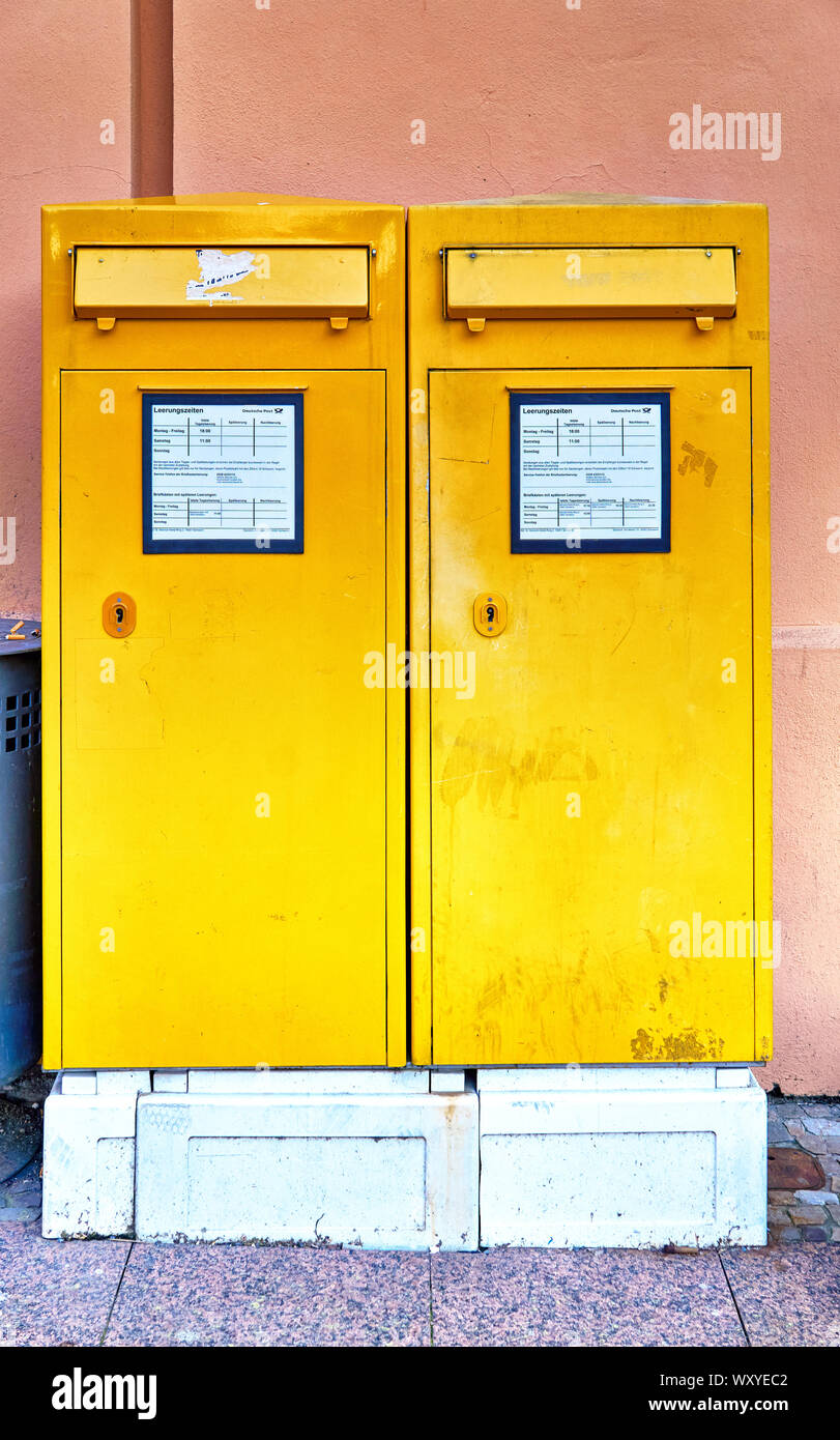 Postbriefkasten hi-res stock photography and images - Alamy