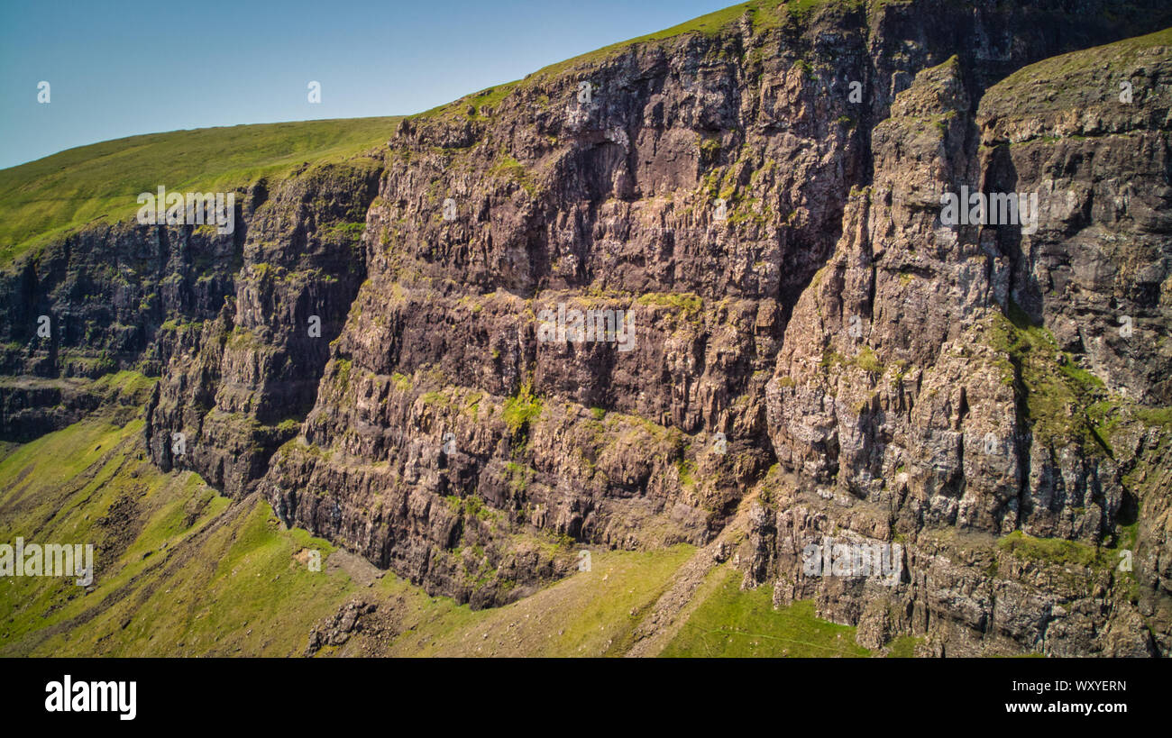 Edge of fields hi-res stock photography and images - Alamy