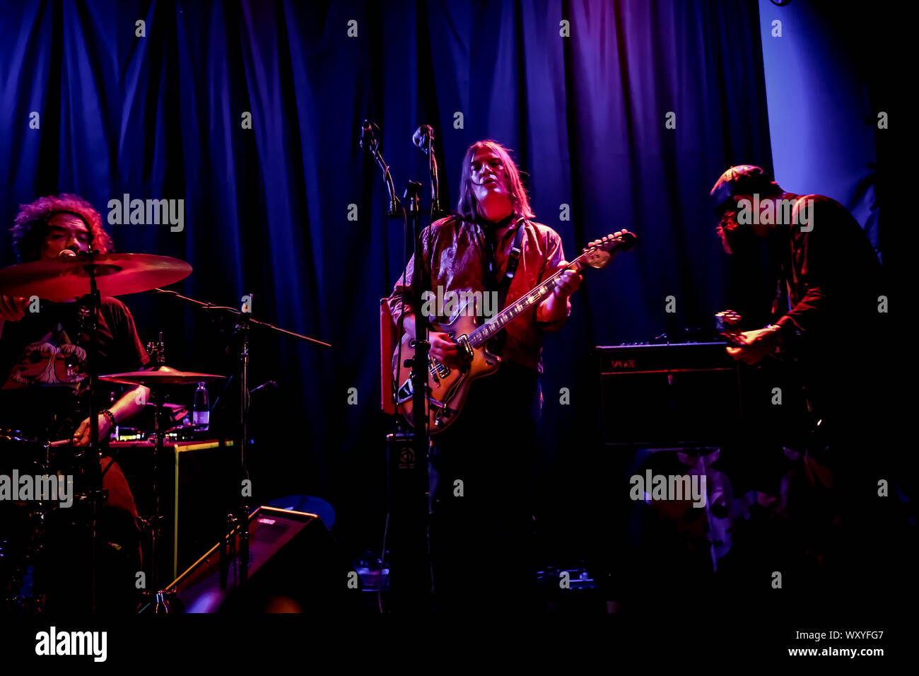 The dandy warhols bassist hi-res stock photography and images - Alamy