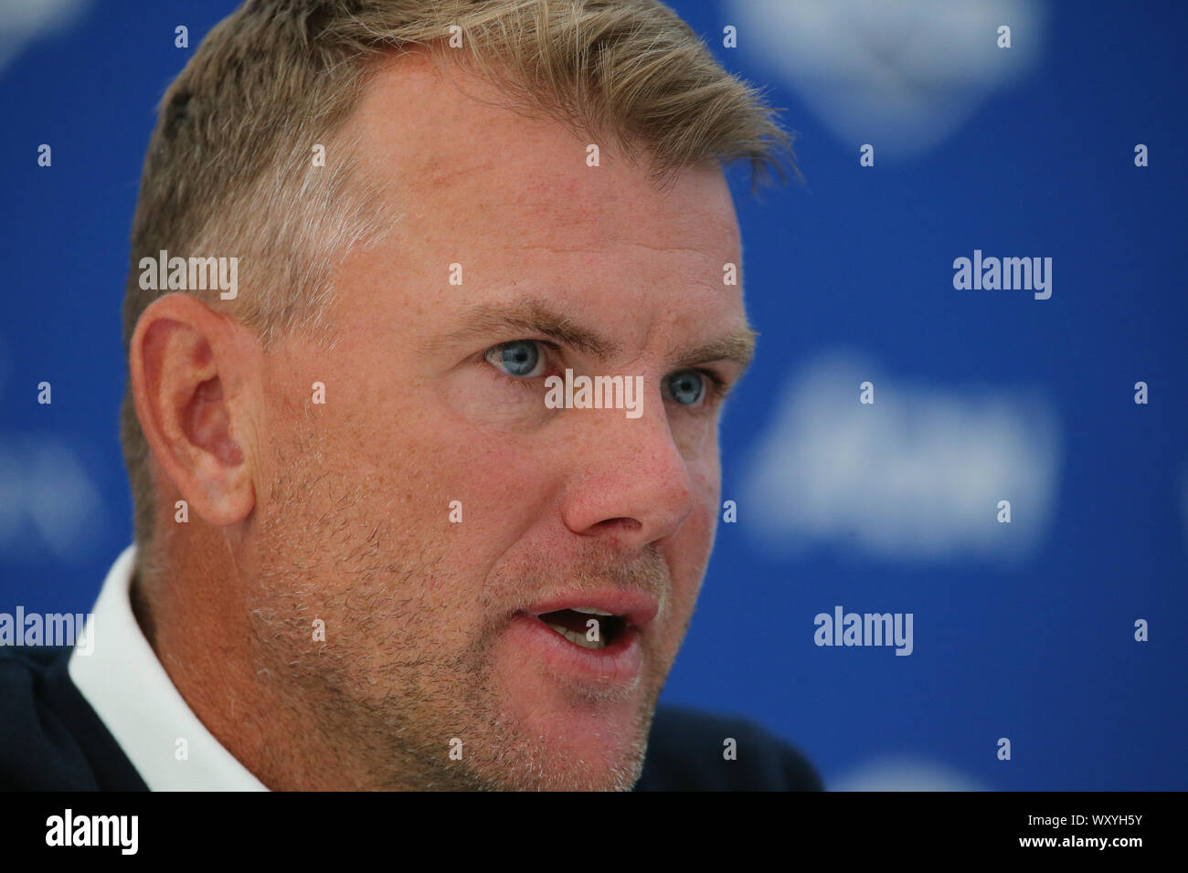 Robert ryder hi-res stock photography and images - Alamy