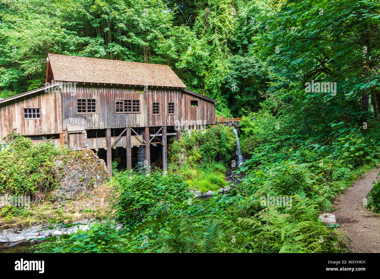 Cedar grist mill hi-res stock photography and images - Alamy