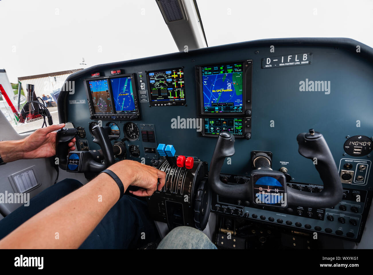 aircraft cockpit a Britten-Norman BN-2 Islander Stock Photo - Alamy