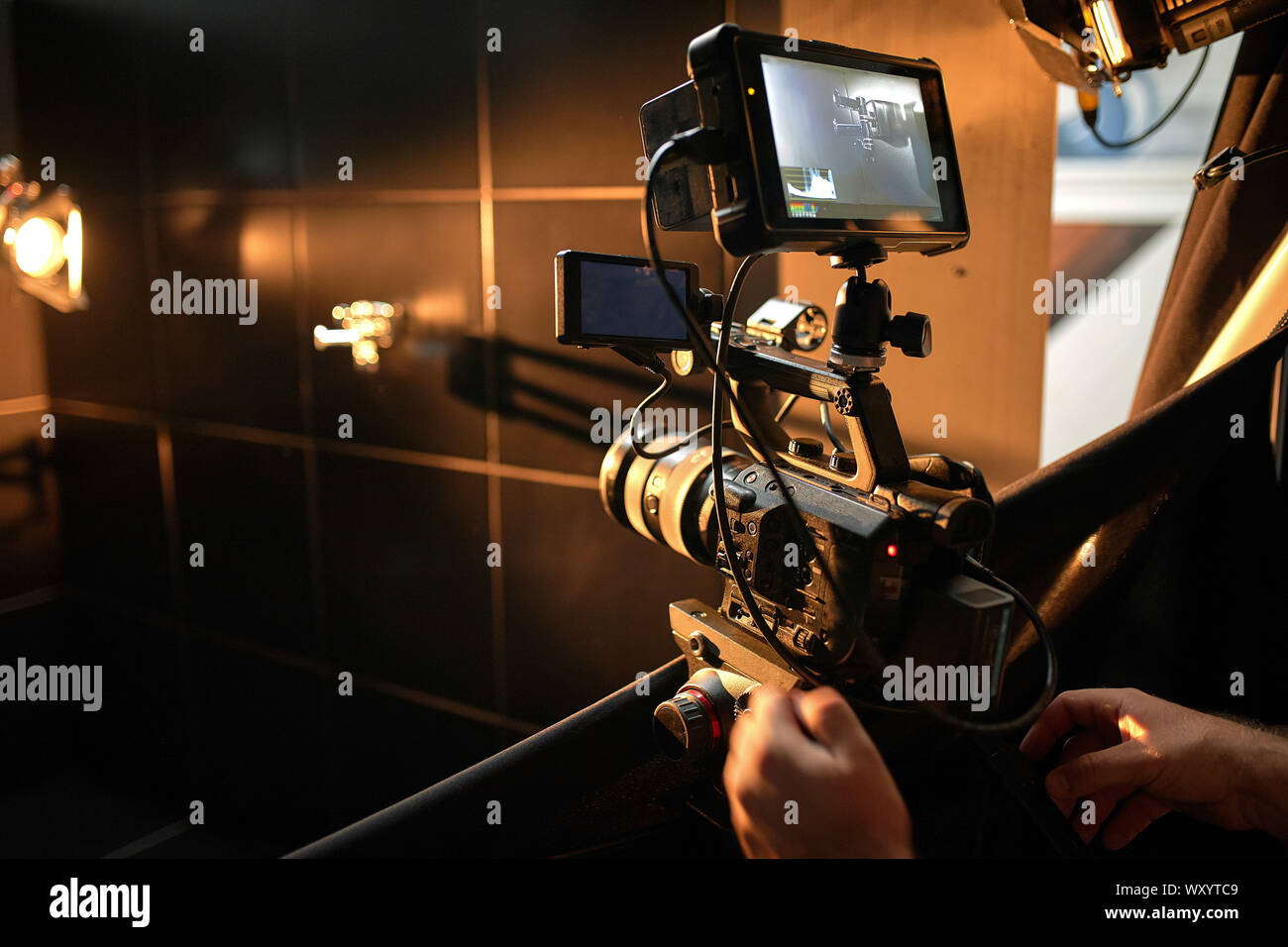 Outdoor photo shoot set up hi-res stock photography and images - Alamy