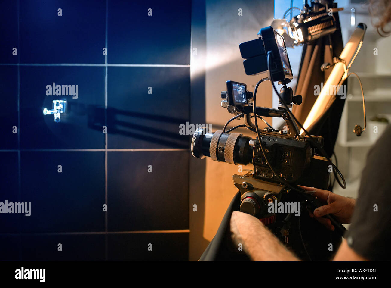 Outdoor photo shoot set up hi-res stock photography and images - Alamy