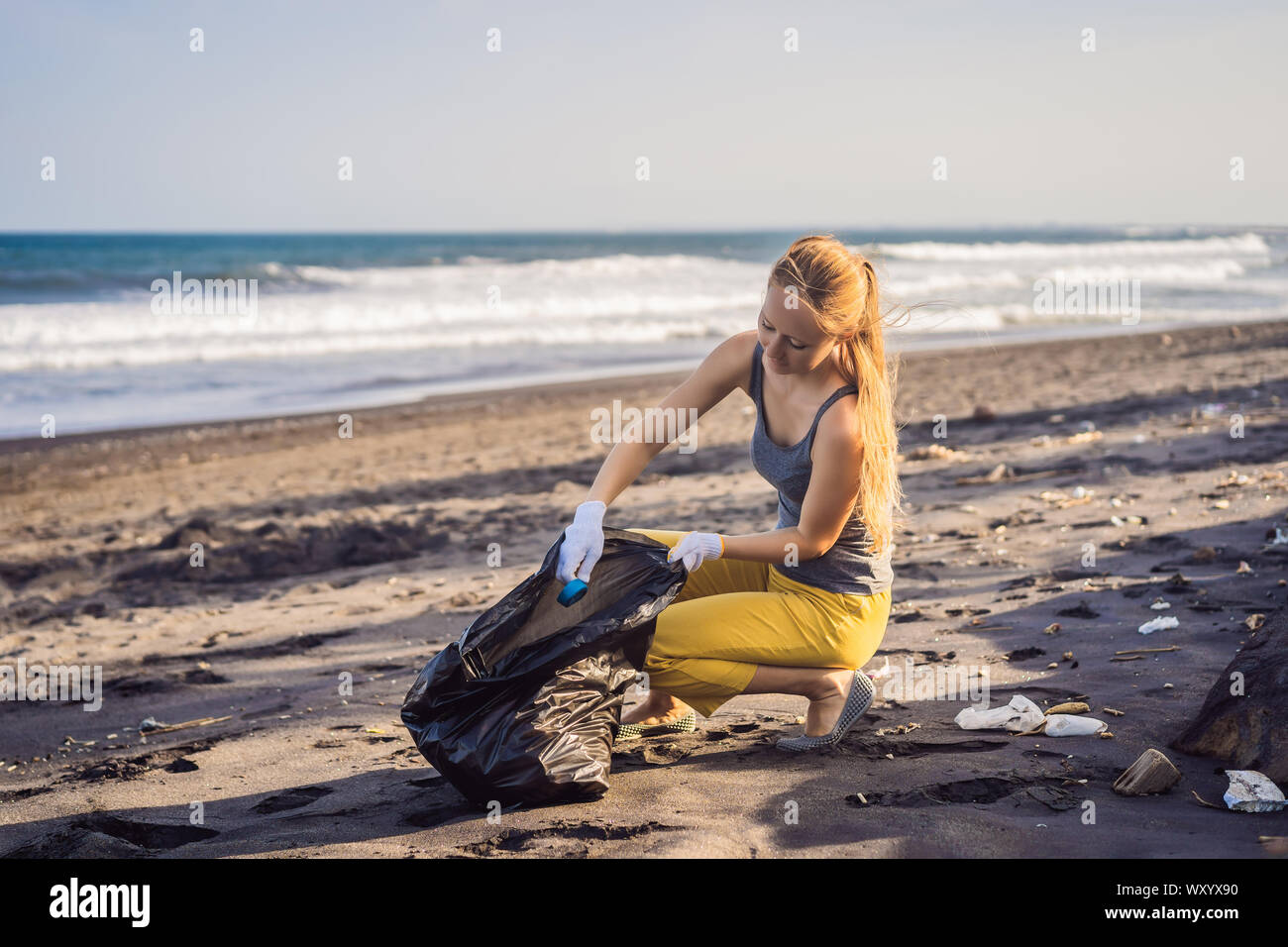 Children river cleanup hi-res stock photography and images - Alamy