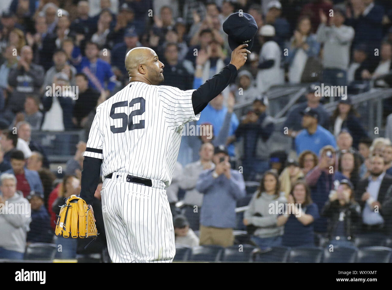 New york yankees baseball cap hi-res stock photography and images - Alamy