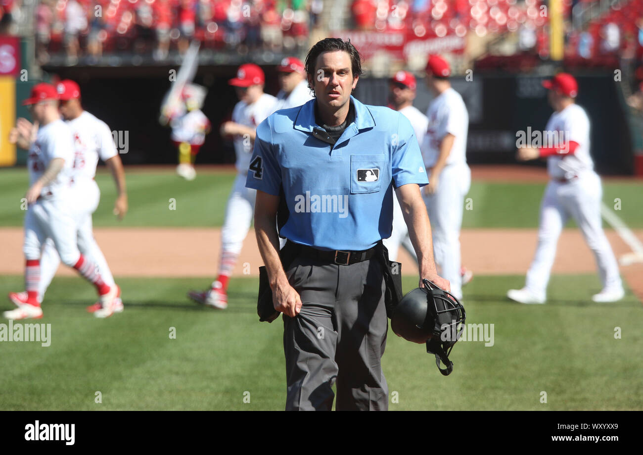 St. Louis, United States. 18th Sep, 2019. Umpire John Tumpane leaves ...