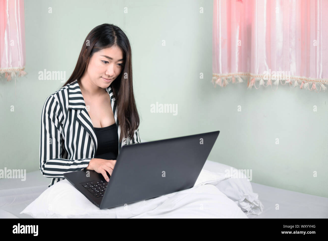 Computers evening hi-res stock photography and images - Alamy