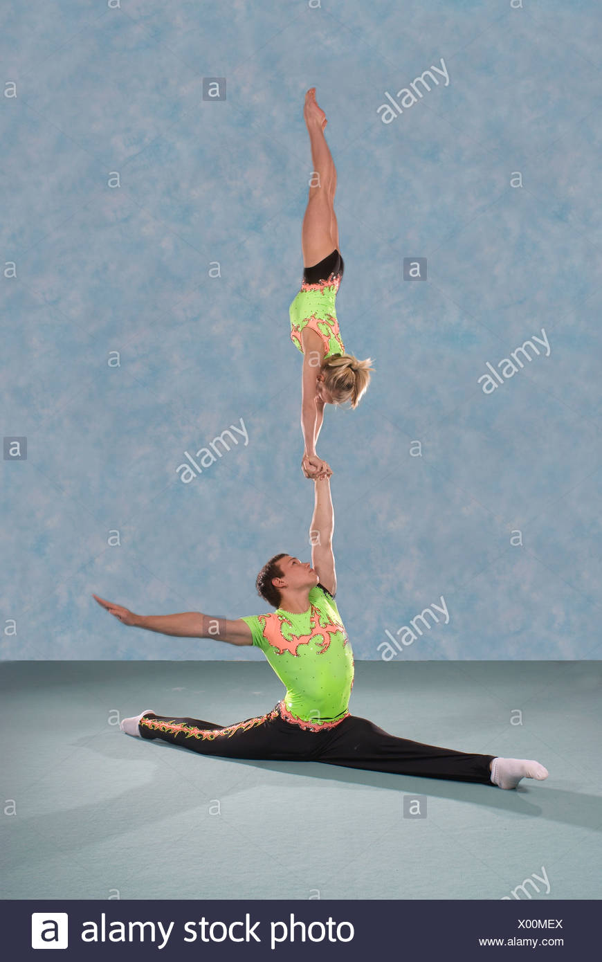 Acrobatic Stock Photos & Acrobatic Stock Images - Alamy