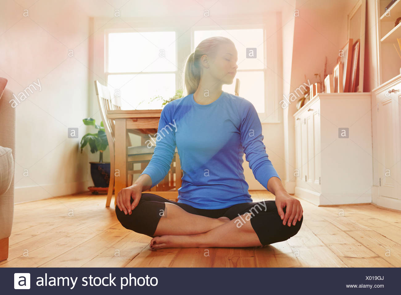 Legs Crossed At Knees High Resolution Stock Photography and Images - Alamy