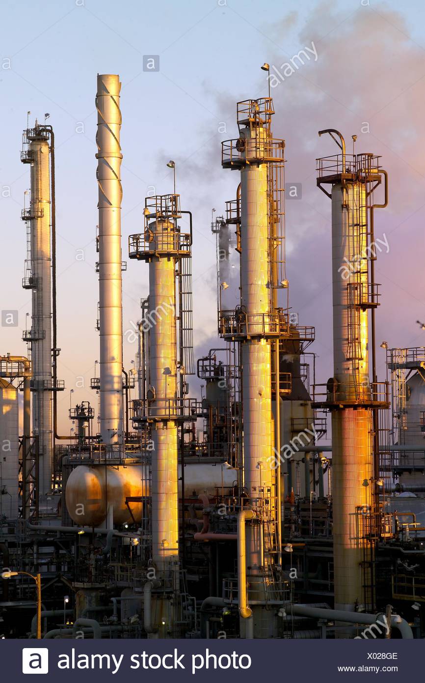 Refinery Columns Stock Photos & Refinery Columns Stock Images - Alamy
