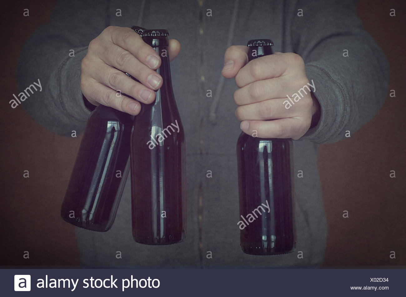 Men With Beer Bottles High Resolution Stock Photography and Images - Alamy