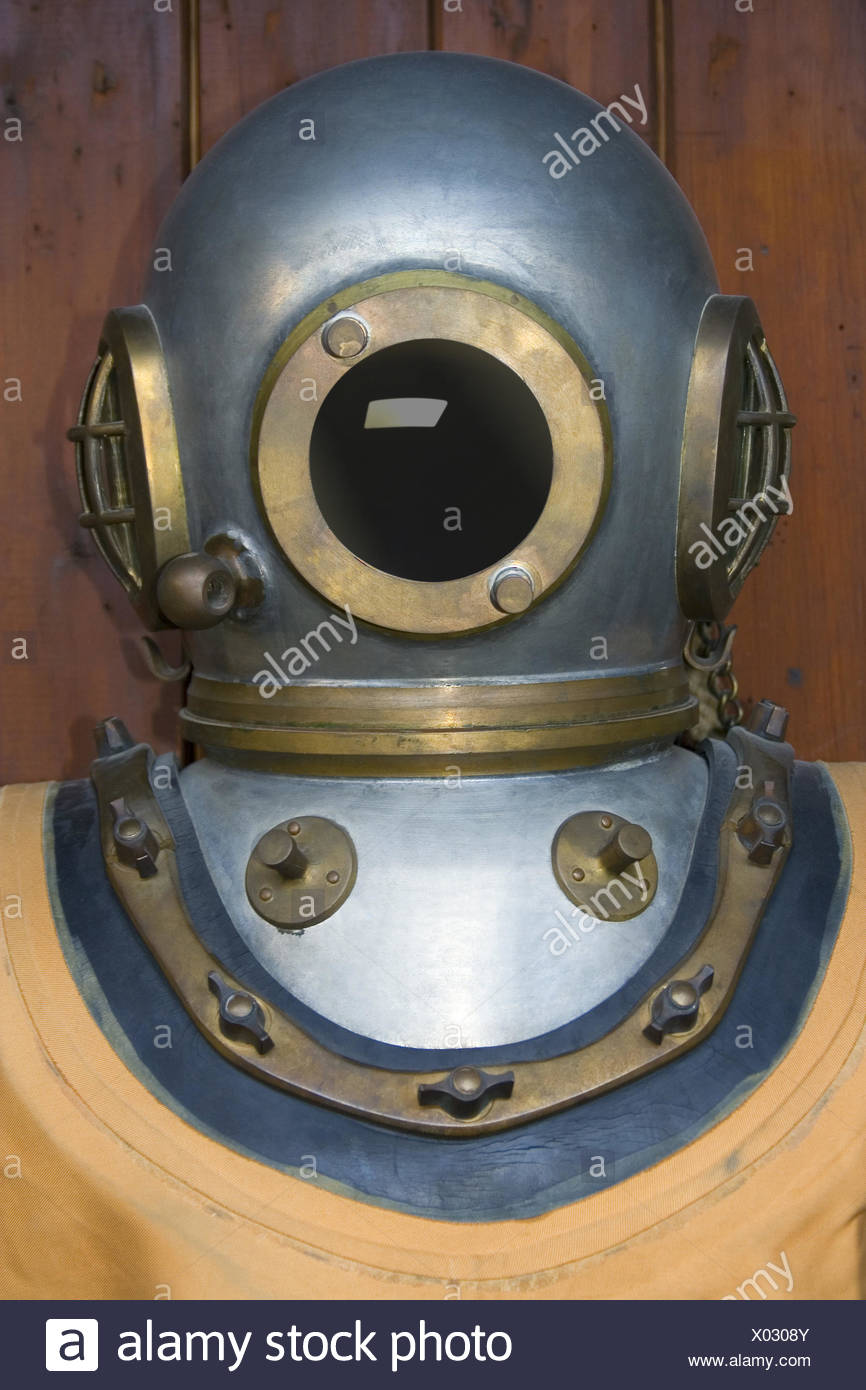 Old Diving Suit High Resolution Stock Photography and Images - Alamy