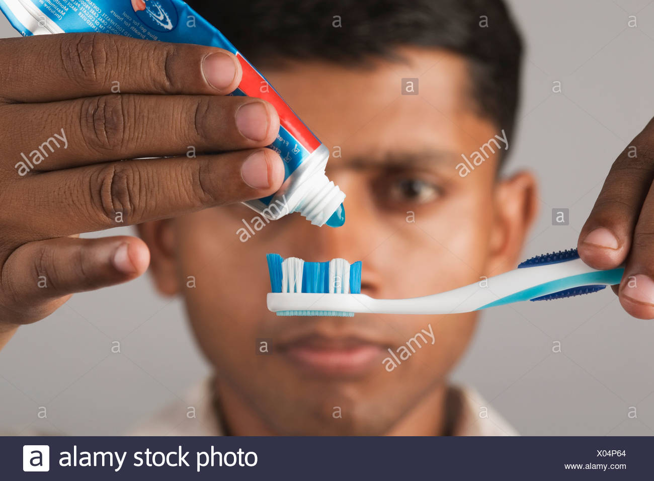 Squeezing Toothpaste Stock Photos & Squeezing Toothpaste Stock Images ...