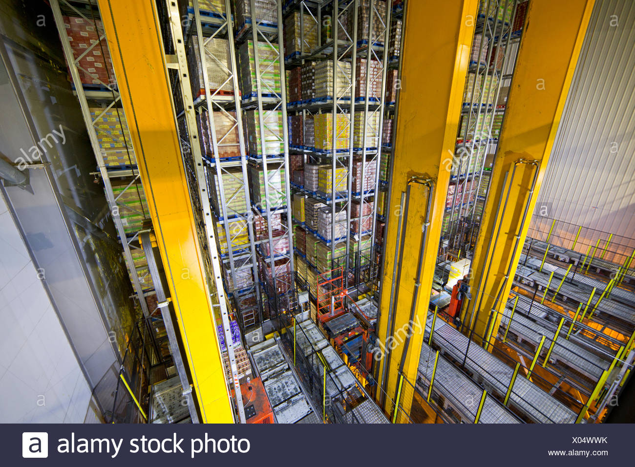 Cold Storage Warehouse Stock Photos & Cold Storage Warehouse Stock ...
