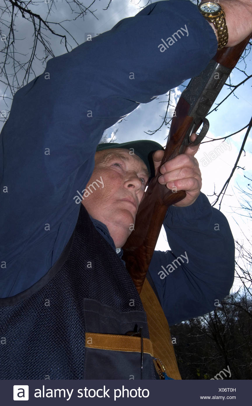 Man With Gun Stock Photos & Man With Gun Stock Images - Alamy