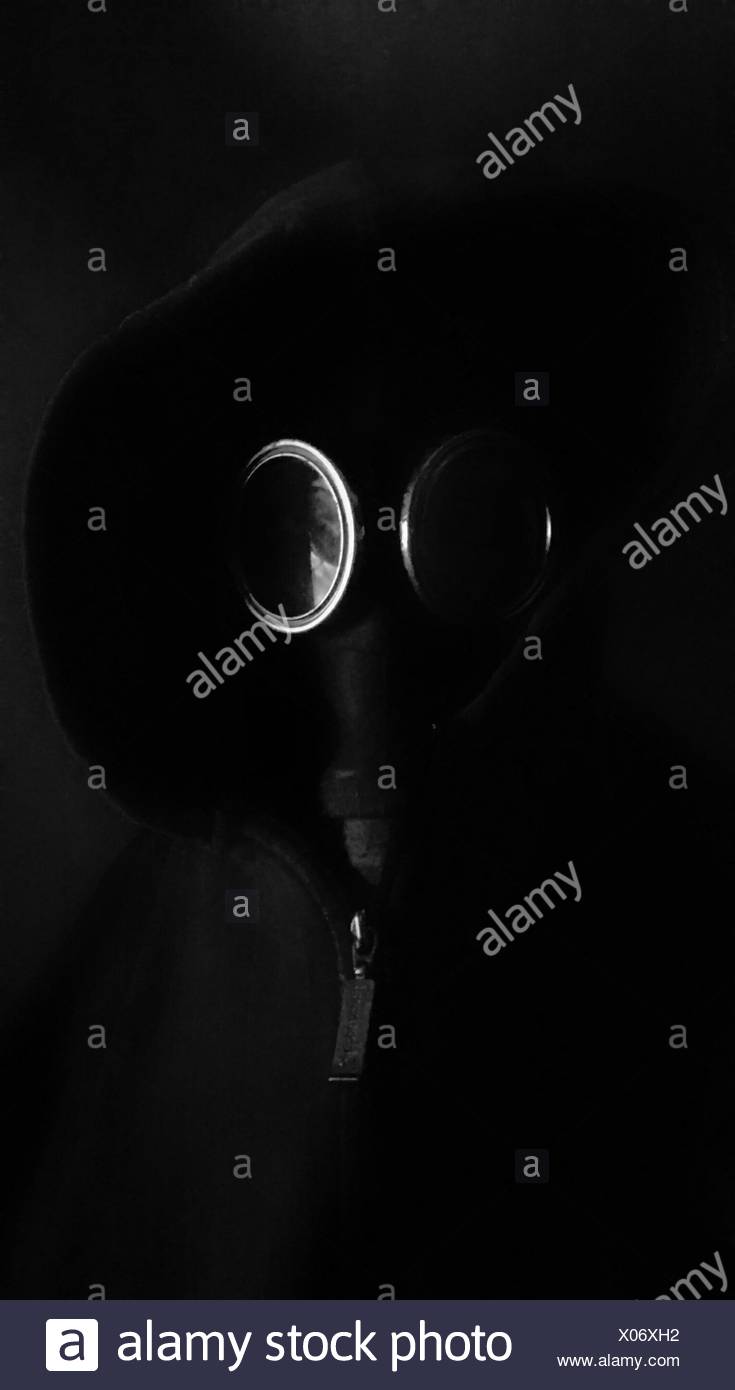 Creepy Gas Mask High Resolution Stock Photography and Images - Alamy