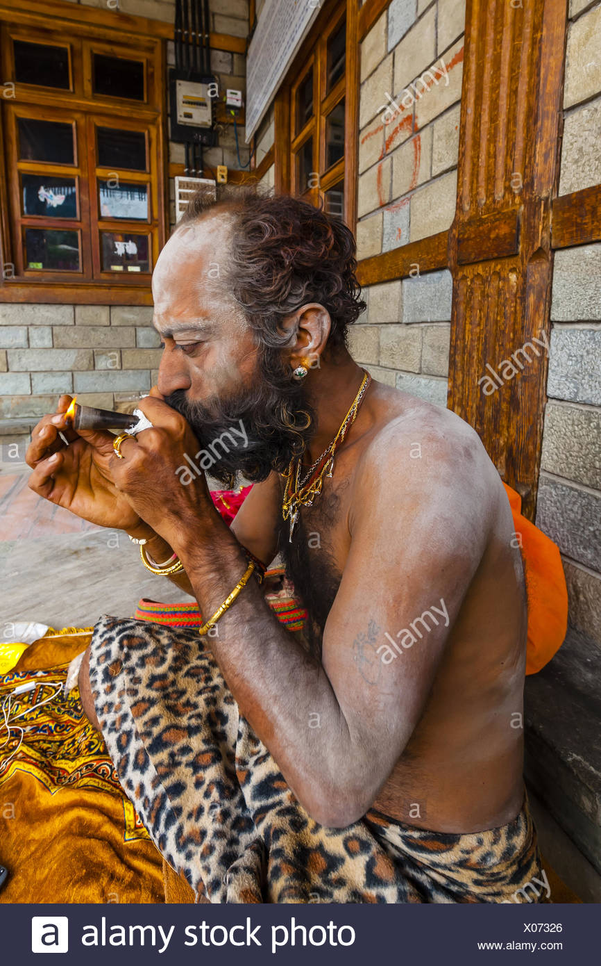 Smoking Hash Pipe High Resolution Stock Photography and Images - Alamy