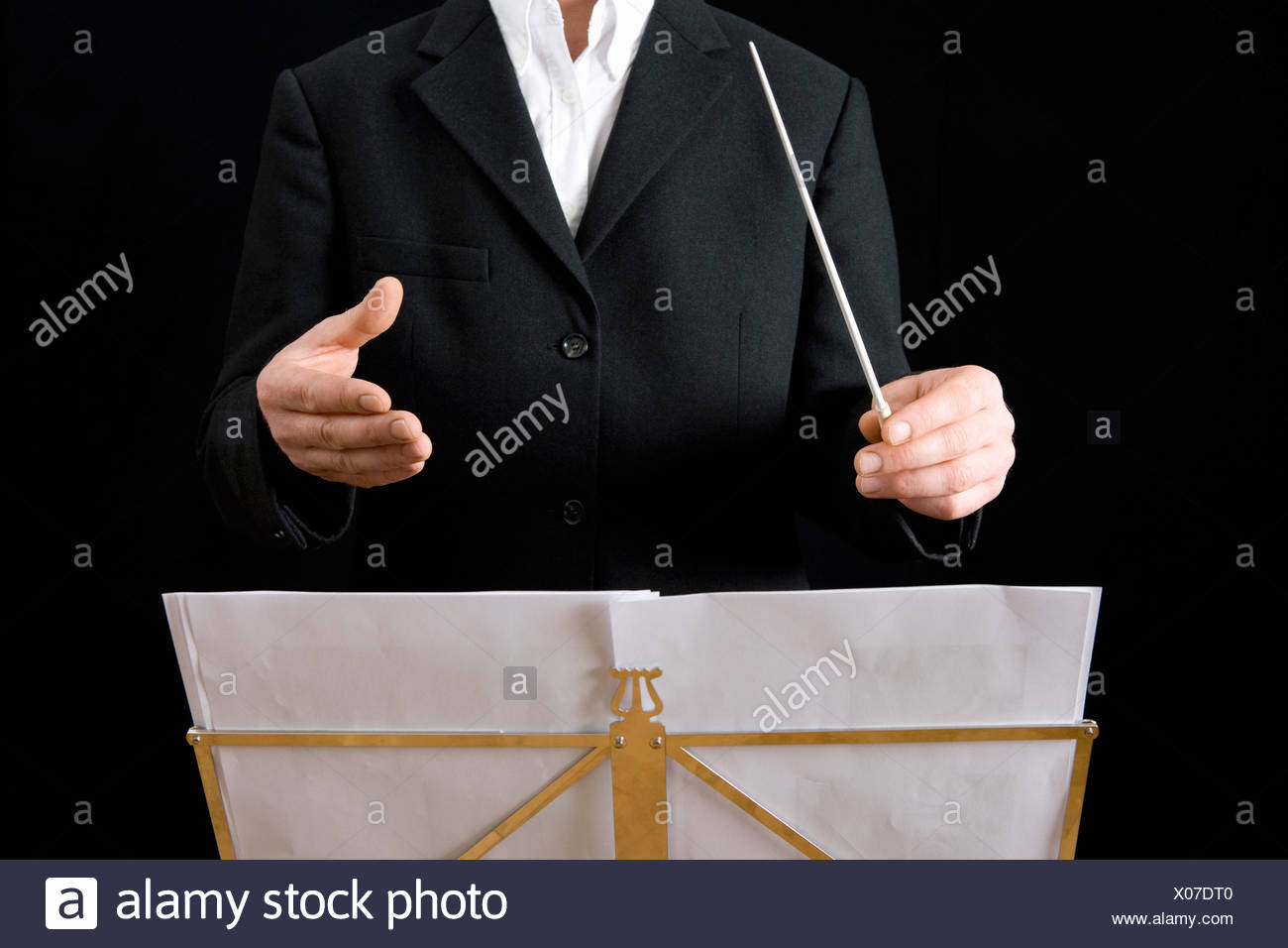 Black Music Stand Sheet Music High Resolution Stock Photography and ...