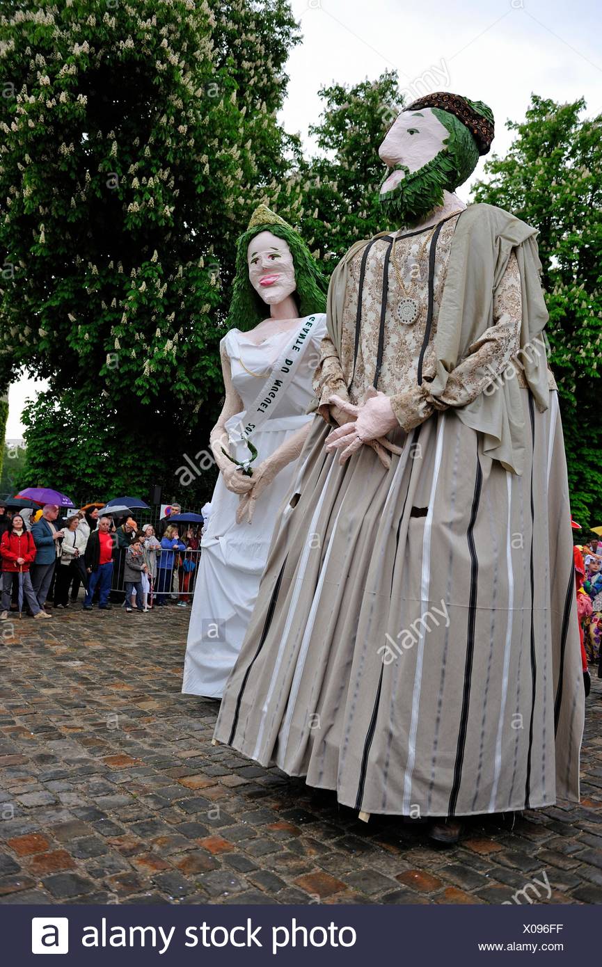 Giant Festival Puppets High Resolution Stock Photography and Images - Alamy