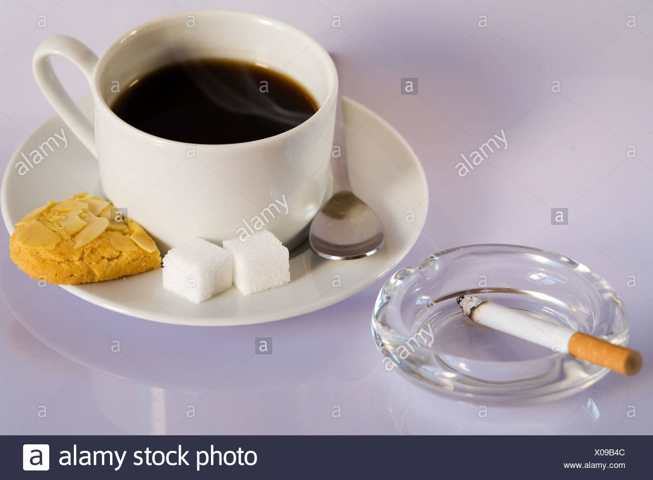 Zucker Im Kaffee High Resolution Stock Photography and Images - Alamy
