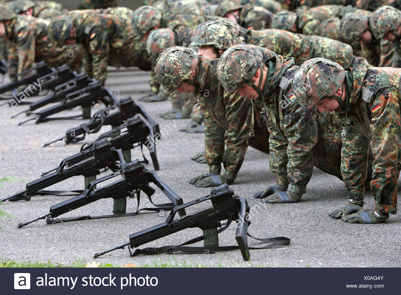 Bundeswehr Soldiers Exercise Stock Photos & Bundeswehr Soldiers ...