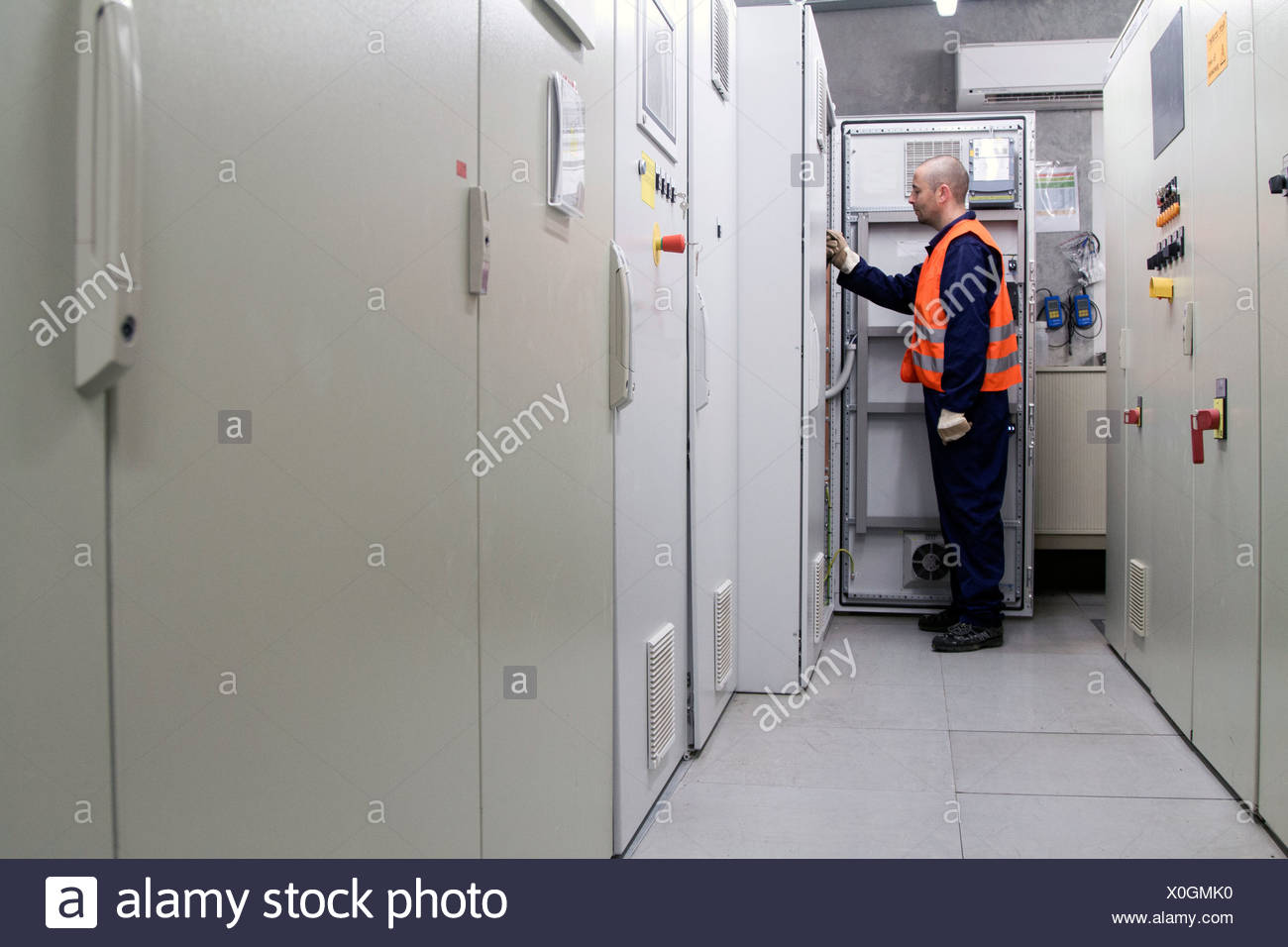 Room Scale High Resolution Stock Photography and Images - Alamy