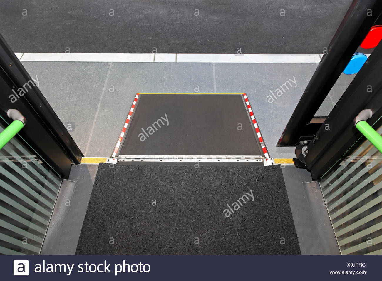 Disabled Ramp Bus High Resolution Stock Photography and Images - Alamy