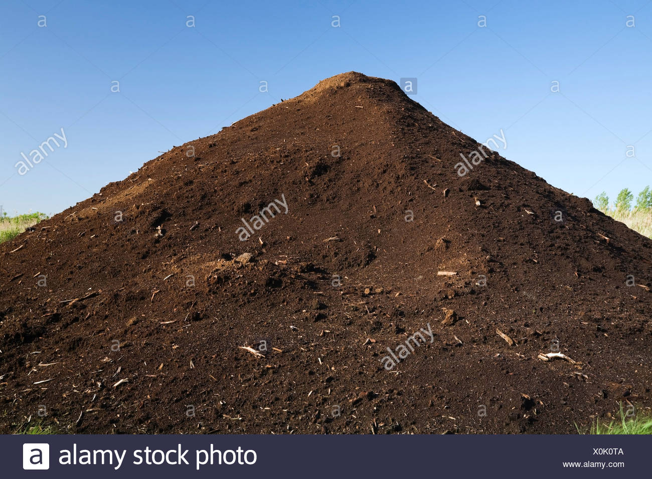 Earth Mound Of Earth High Resolution Stock Photography and Images - Alamy