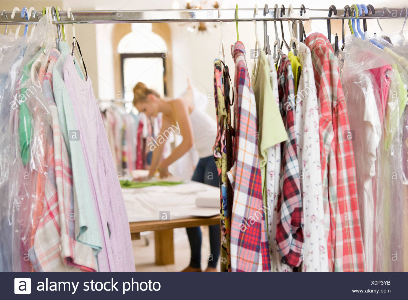 Cutting Fabric Stock Photos & Cutting Fabric Stock Images - Alamy Cutting Fabric Stock Photos & Cutting Fabric Stock Images - Alamy