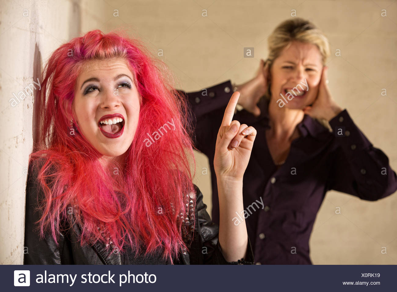 Cringing Woman Stock Photos & Cringing Woman Stock Images - Alamy