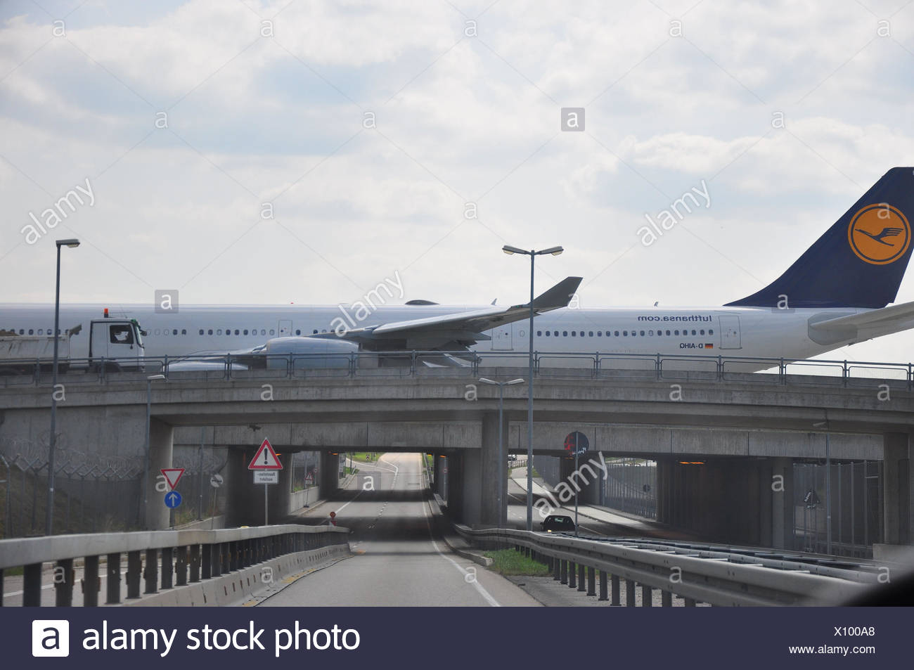 Taxiway High Resolution Stock Photography and Images - Alamy