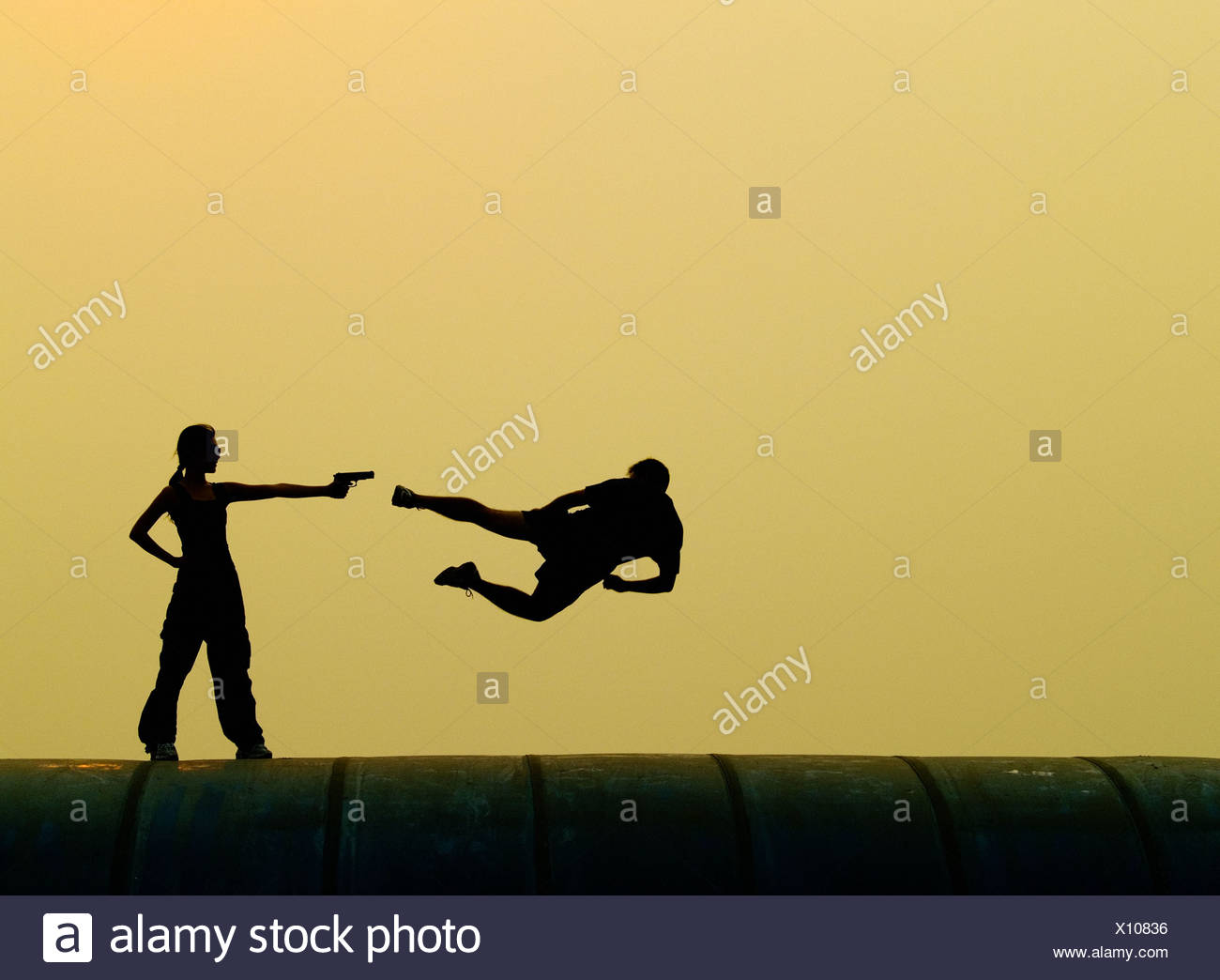 Woman Attacking Man Stock Photos & Woman Attacking Man Stock Images - Alamy