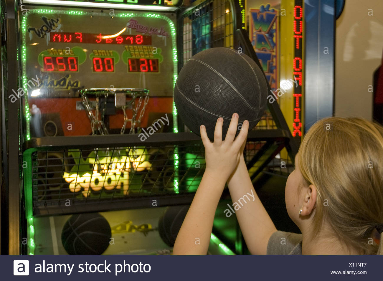 Girl Arcade Game High Resolution Stock Photography and Images - Alamy