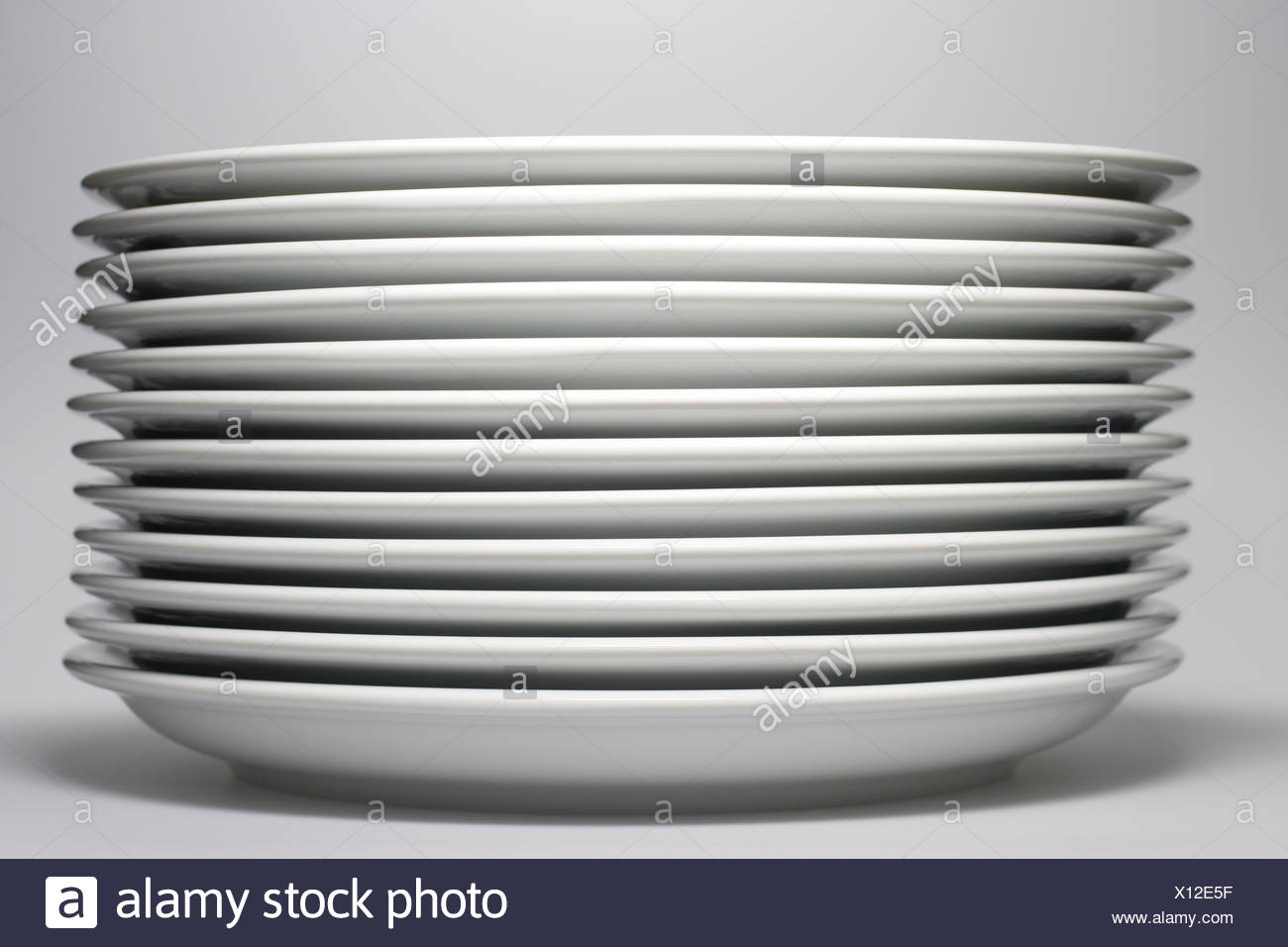 A Stack Of Plates High Resolution Stock Photography and Images - Alamy