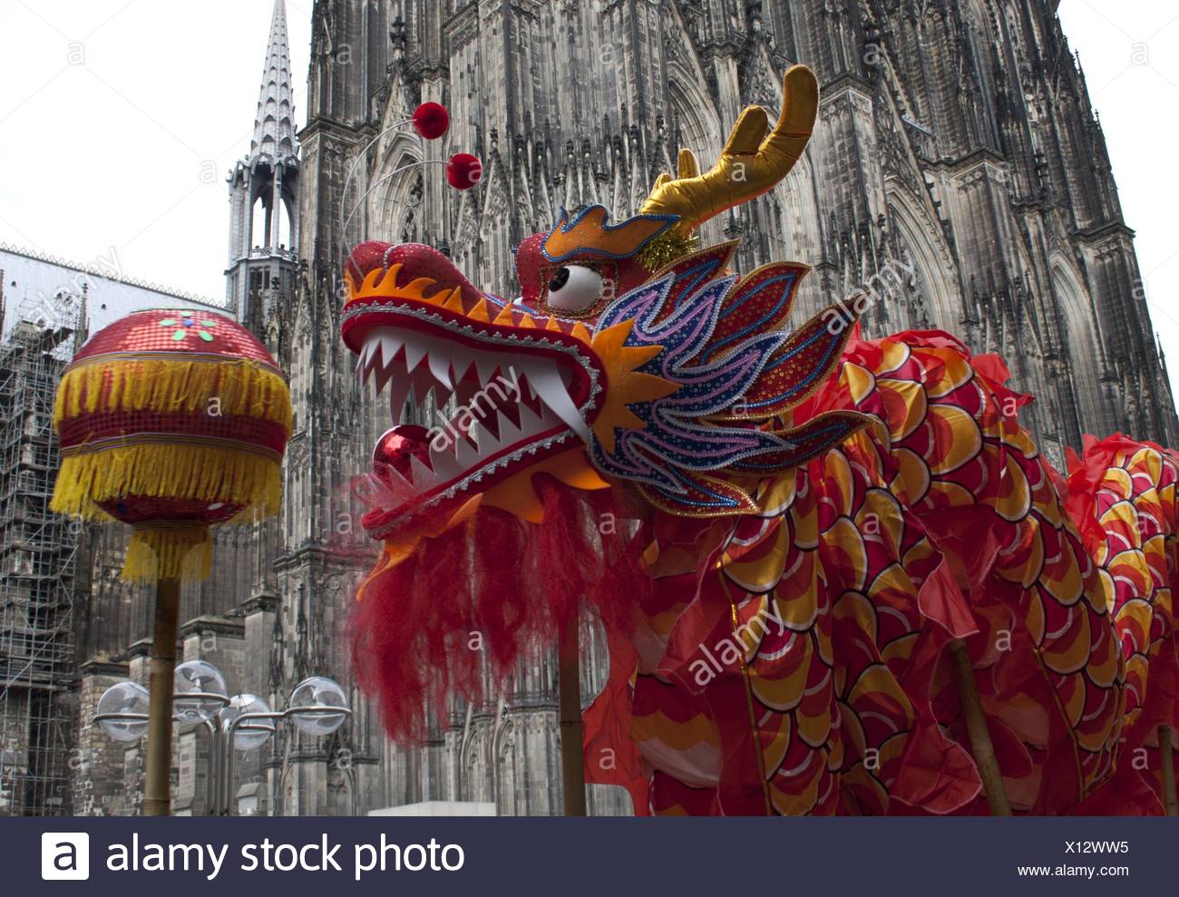 Dragon Dancing High Resolution Stock Photography and Images - Alamy