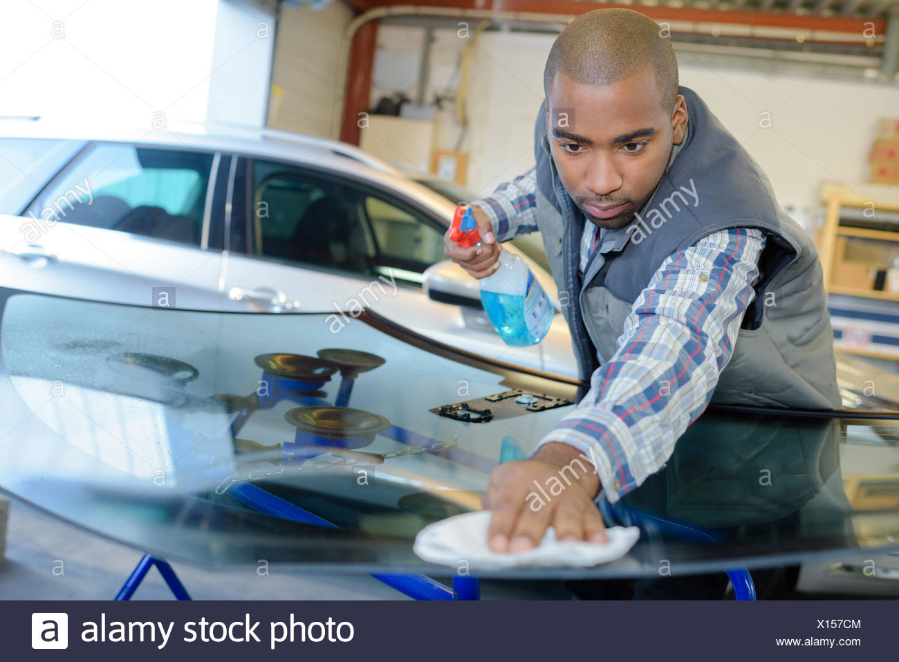 Replacement Windscreen High Resolution Stock Photography and Images - Alamy