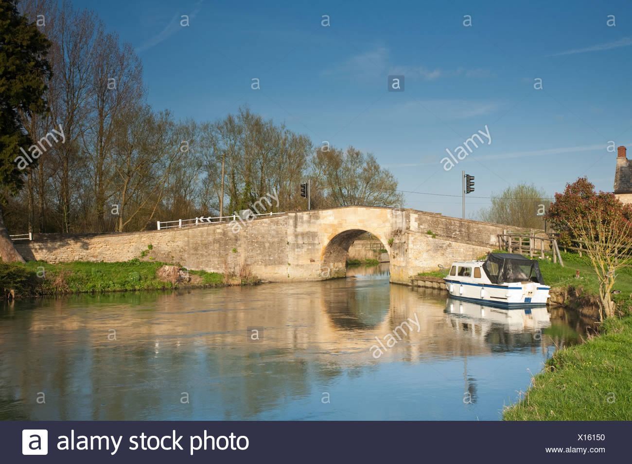 Radcot Bridge High Resolution Stock Photography and Images - Alamy