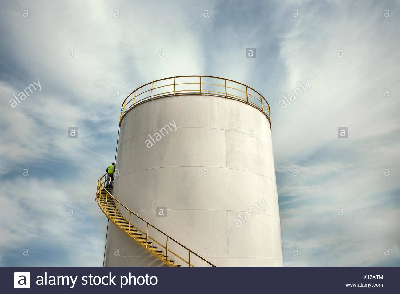 Oil Storage Tank High Resolution Stock Photography and Images - Alamy