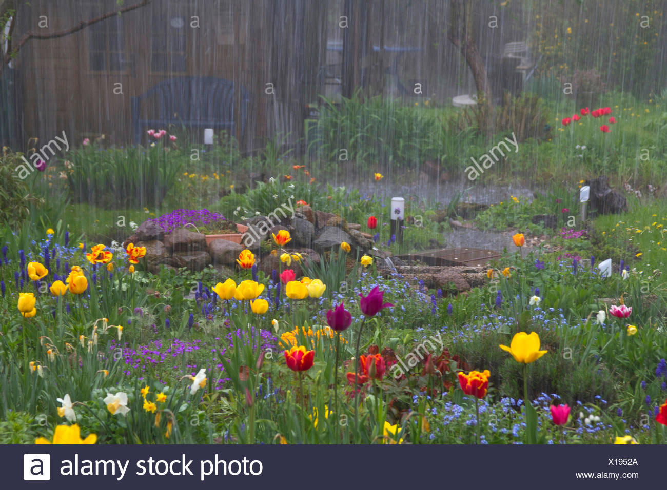 Garden Arbours High Resolution Stock Photography and Images - Alamy