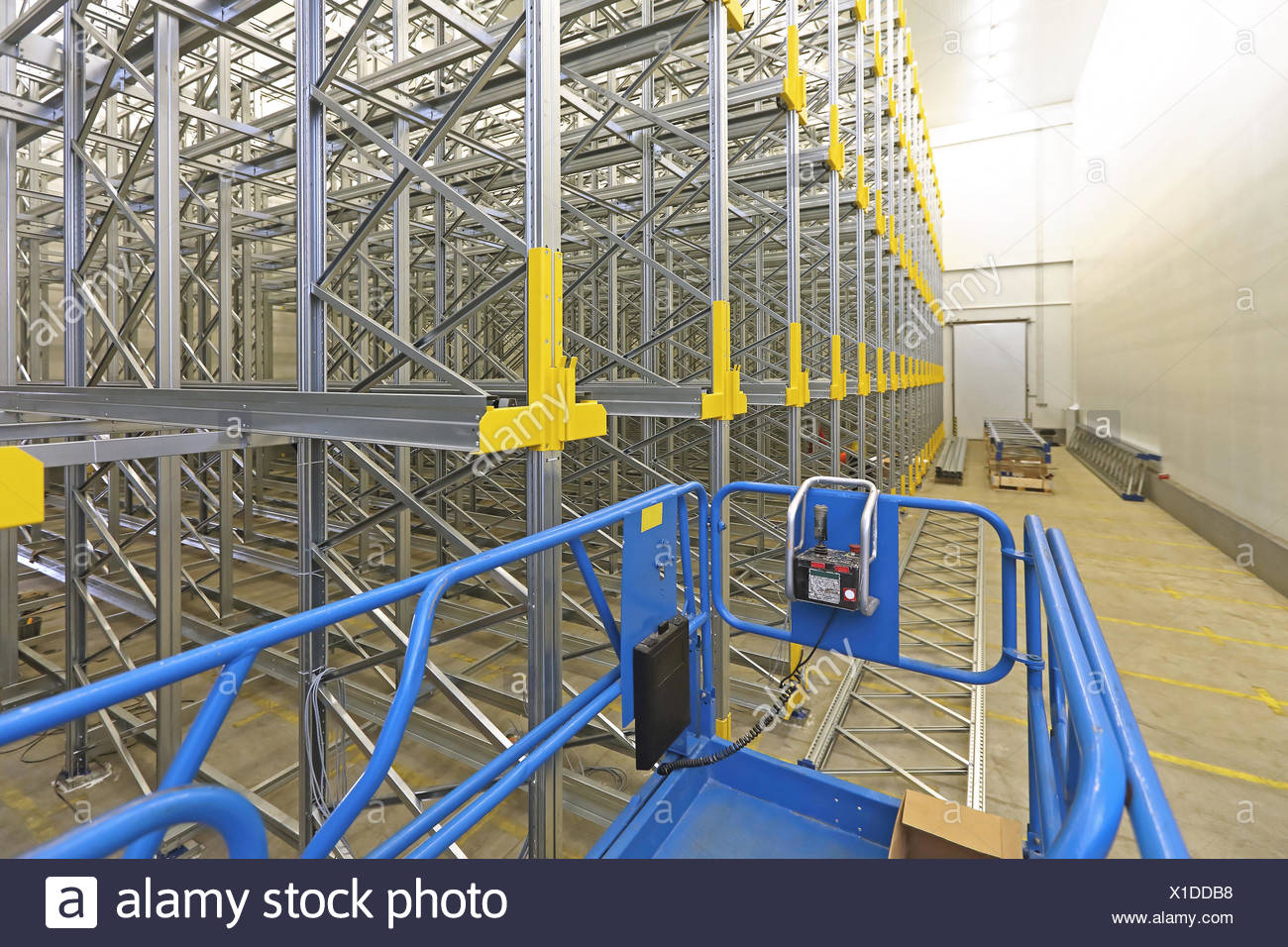 Elevated Work Platform High Resolution Stock Photography and Images - Alamy