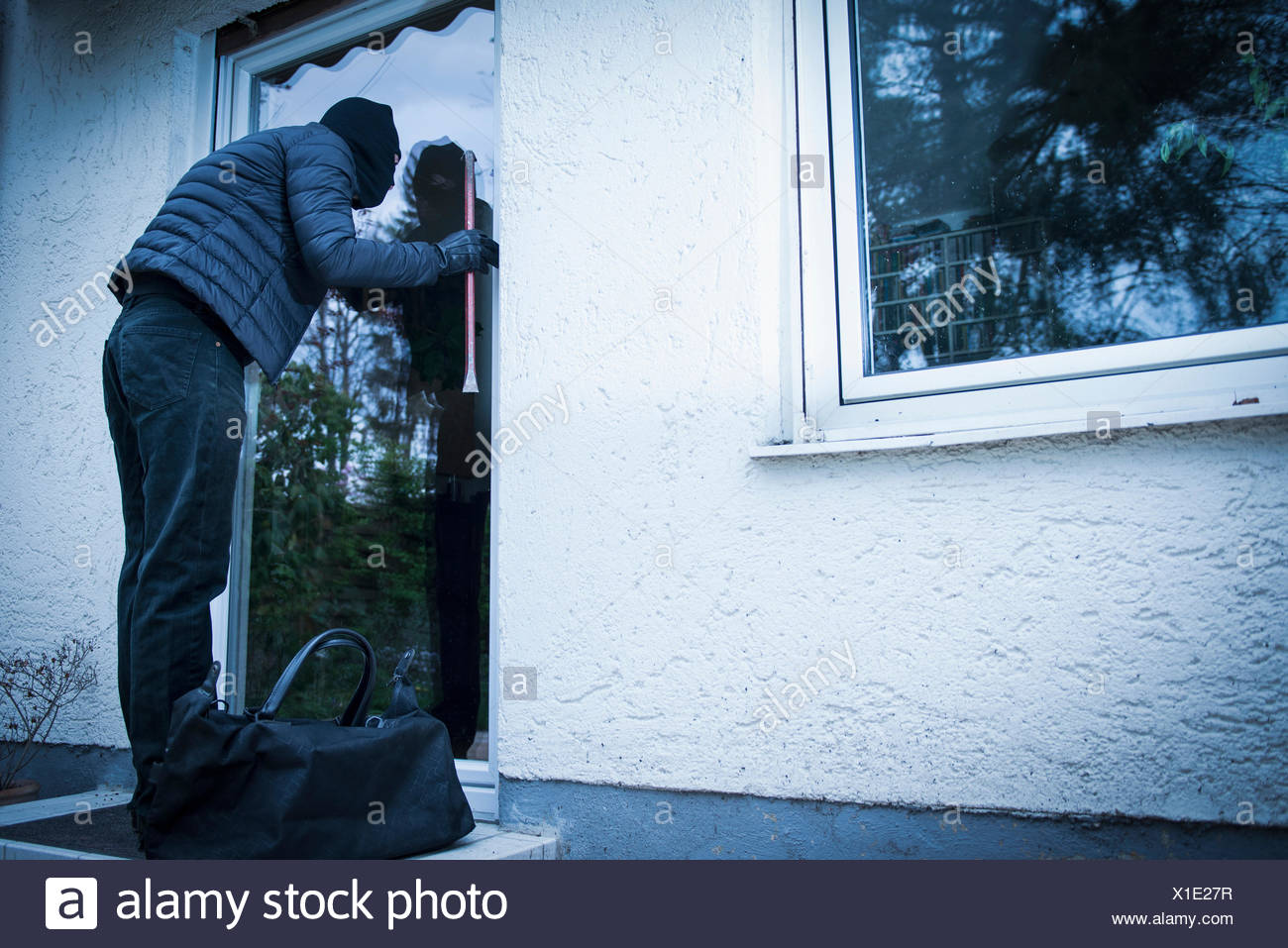Man Peeking Door Stock Photos & Man Peeking Door Stock Images - Alamy