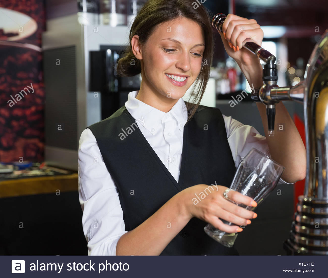 Pulling The Tap High Resolution Stock Photography and Images - Alamy