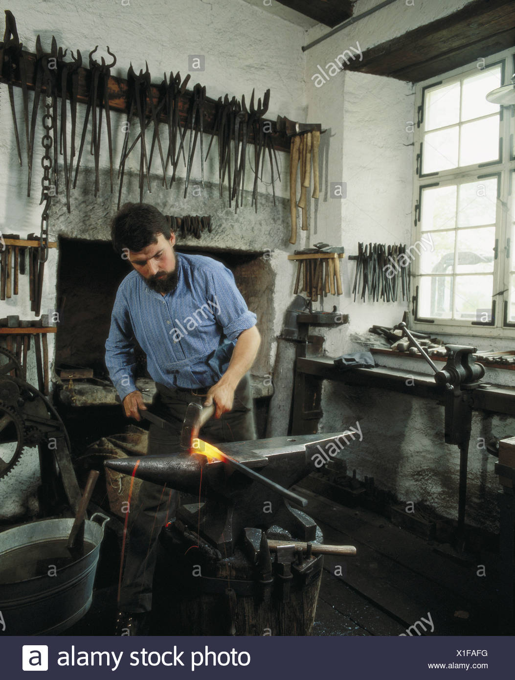 Anvil Smiths High Resolution Stock Photography and Images - Alamy