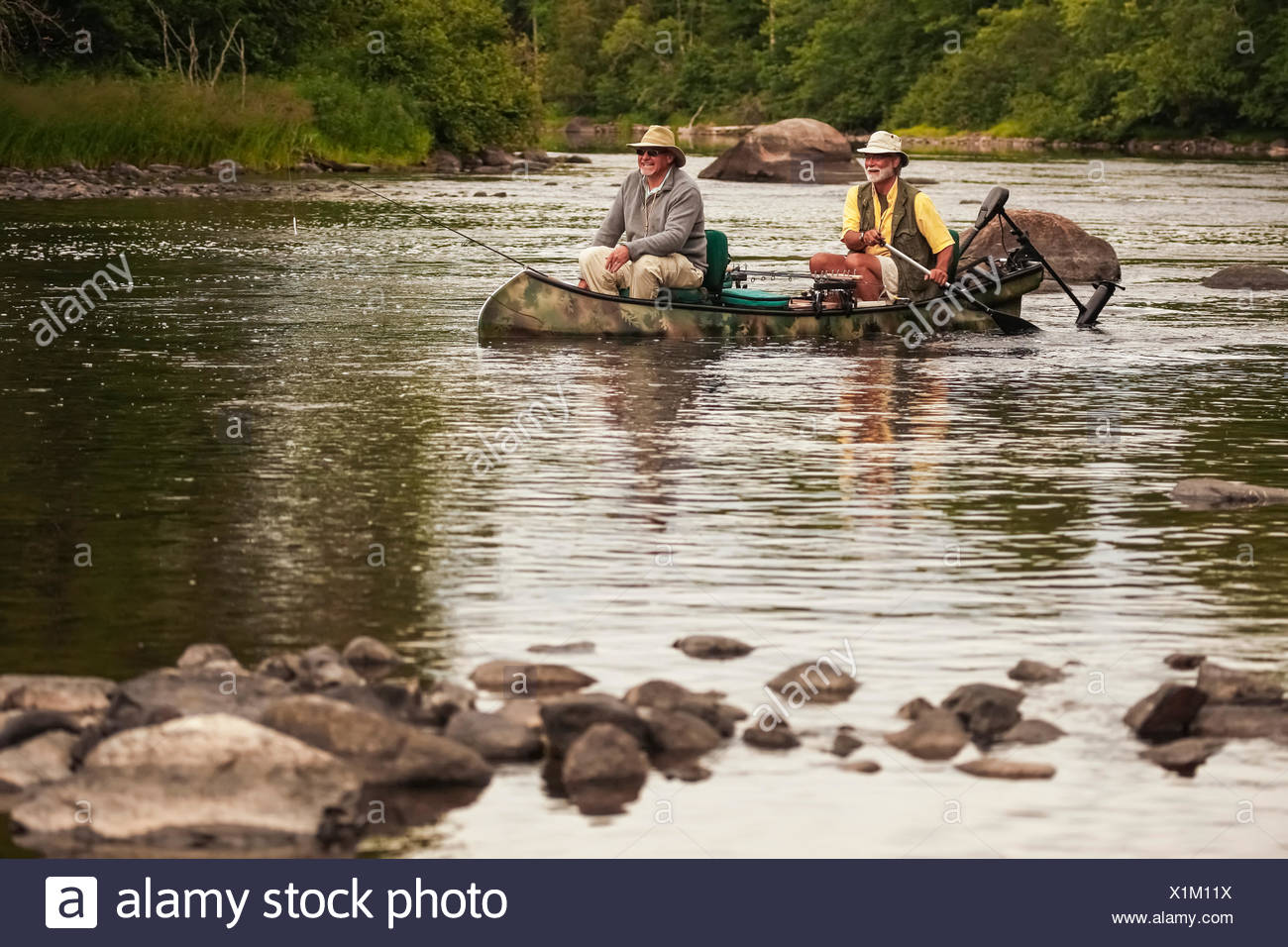 Dragging Canoe Stock Photos & Dragging Canoe Stock Images - Alamy