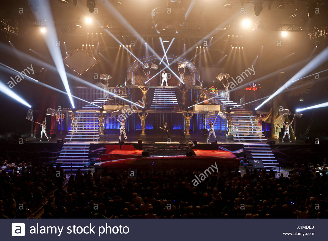 Dancing Singer High Resolution Stock Photography and Images - Alamy