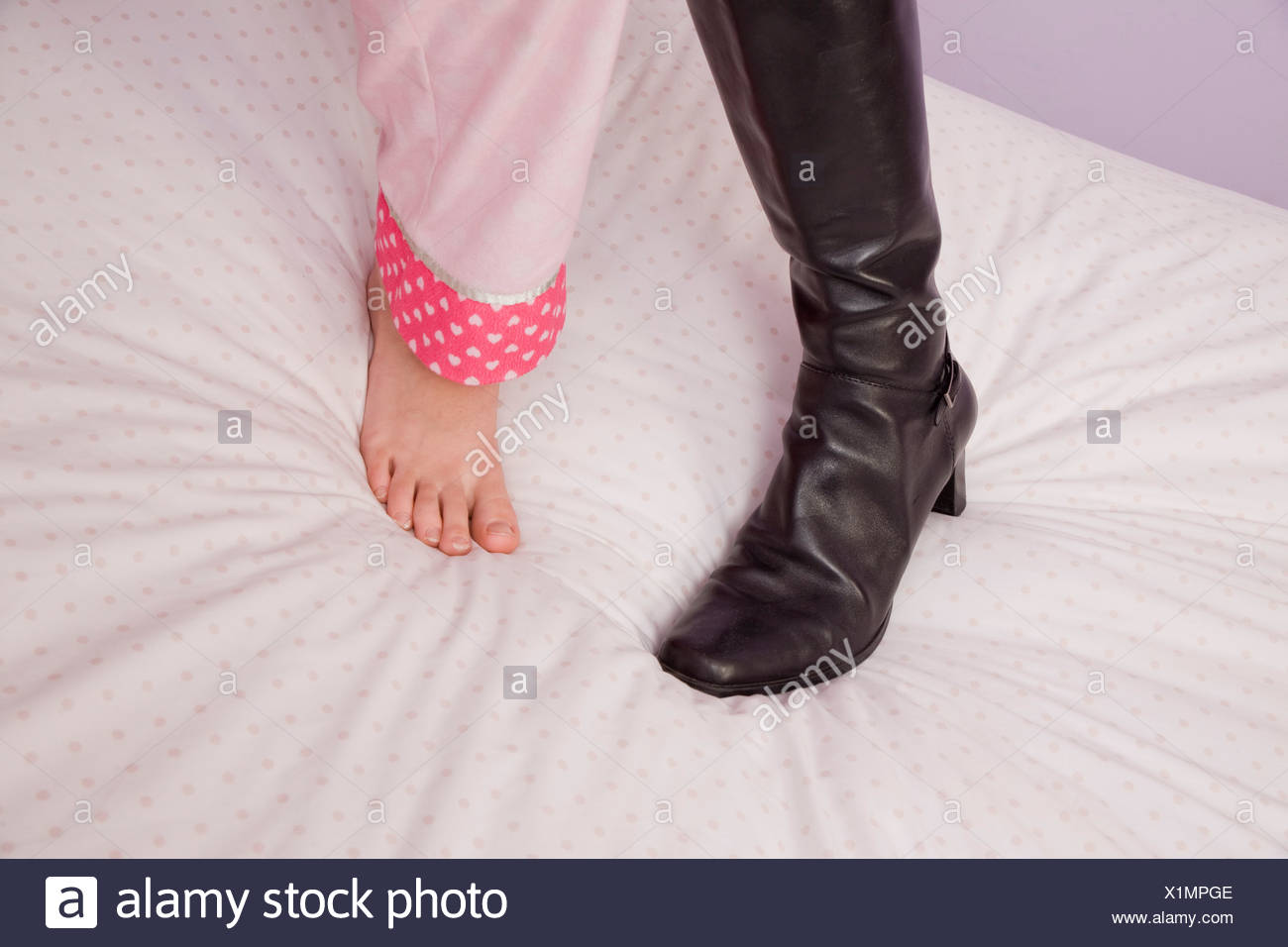 Preteen Girl´s Feet Stock Photos & Preteen Girl´s Feet Stock Images - Alamy