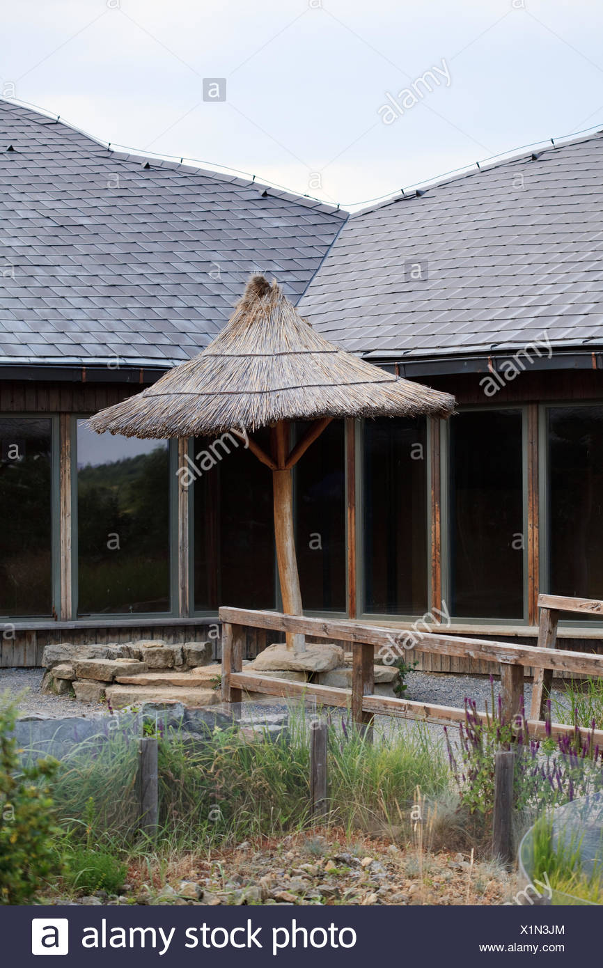 Grass Hut Hawaii High Resolution Stock Photography and Images - Alamy