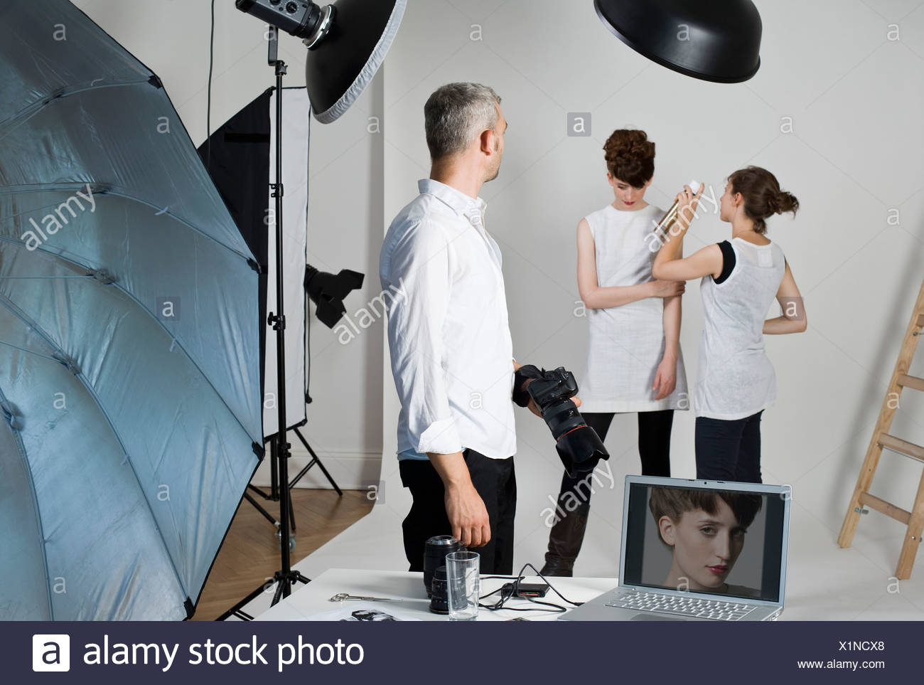 Fashion Behind The Scenes High Resolution Stock Photography and Images ...